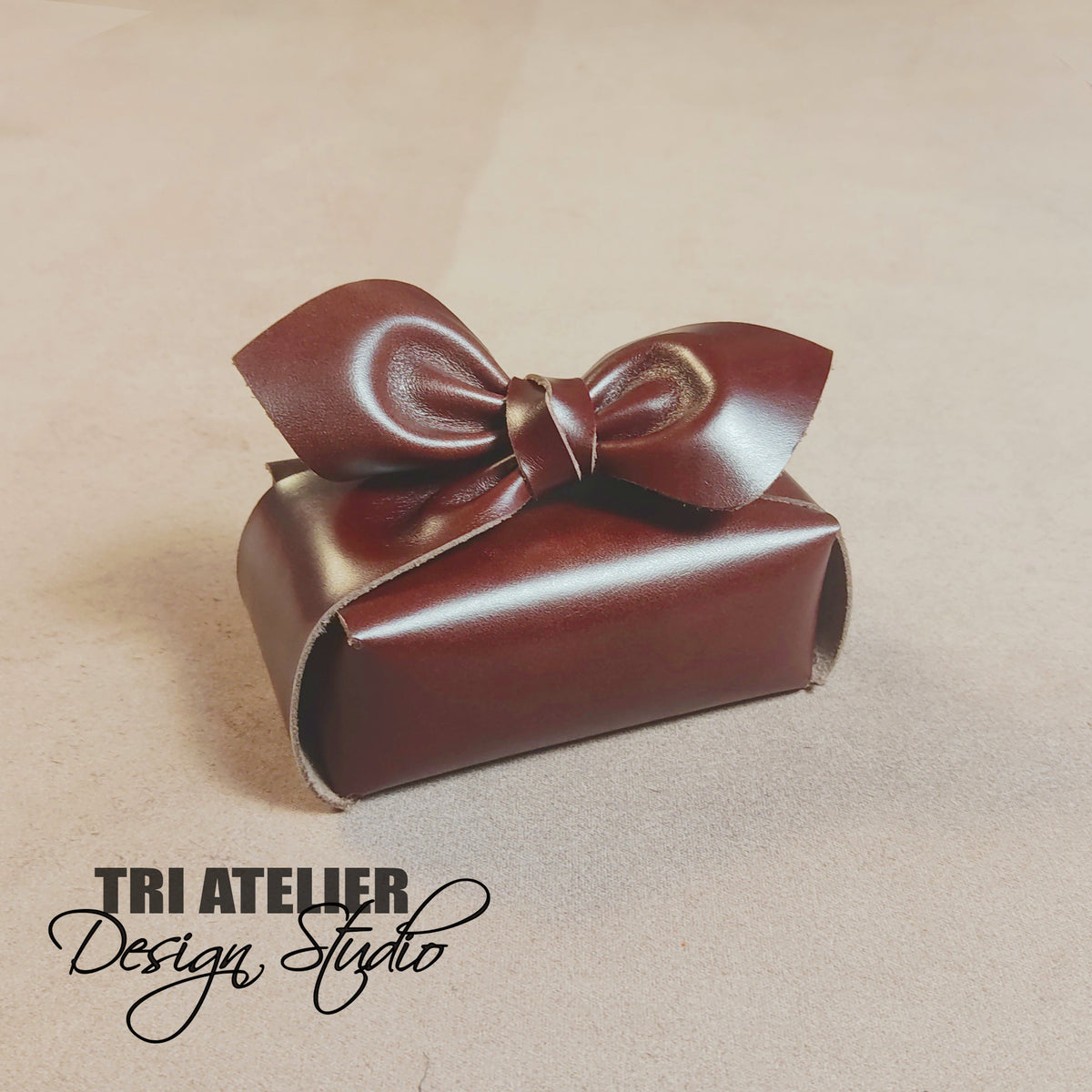 DIY leather gift box - Furoshiki style leather box - Leather pattern ...